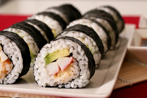 ROLLOS DE SUSHI CALIFORNIA - ARROZ Y VEGETALES | Arroz Para Sushi | Recetas