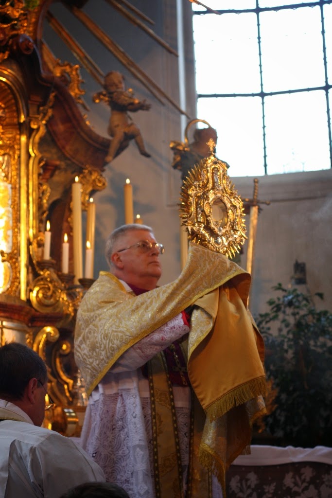 Frischer Wind: Kurienerzbischof Guido Pozzo in Maria Vesperbild