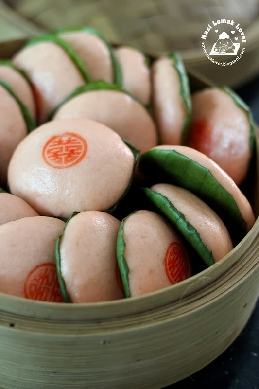 Nasi Lemak Lover: Pink steamed glutinous rice buns, soda method (Ki Ka ...