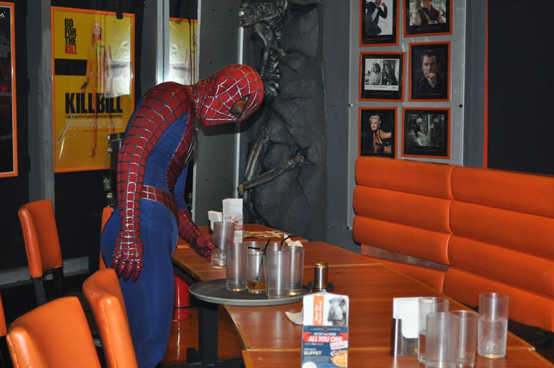 Dining: Movie Stars Cafe - Rochelle Rivera