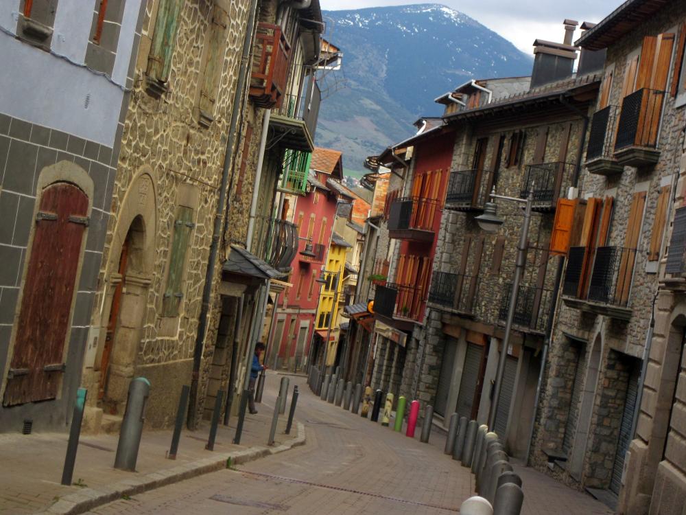 LLIVIA ~ Beautiful places of Barcelona and Catalonia