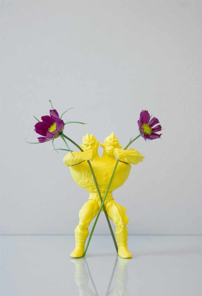 threadbare: DIY Inspiration: Neon Action Figures with Flowers