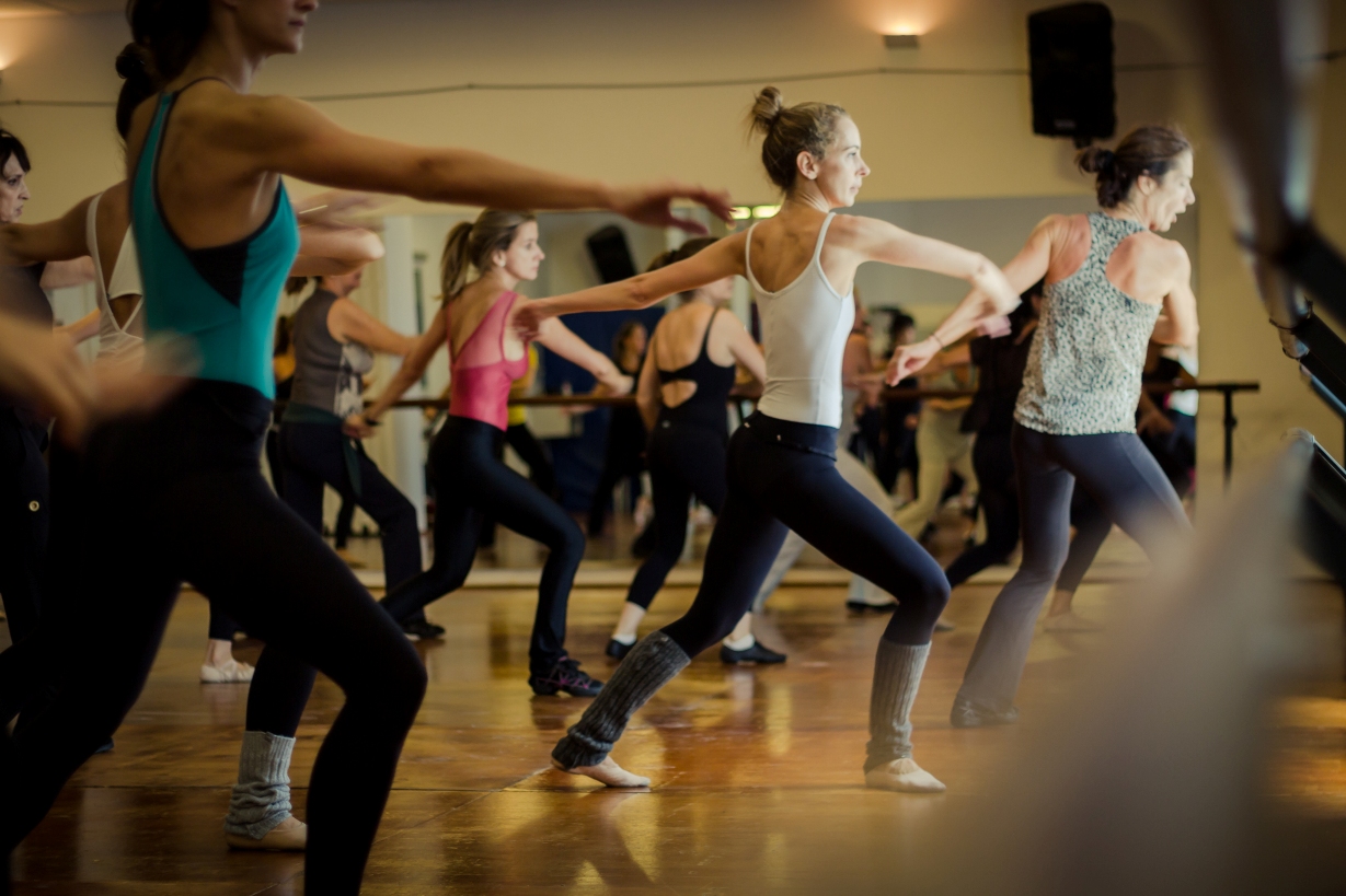 CONHEÇA O WALK DANCE, MODALIDADE QUE ALFABETIZA O CORPO PARA DANÇA ...