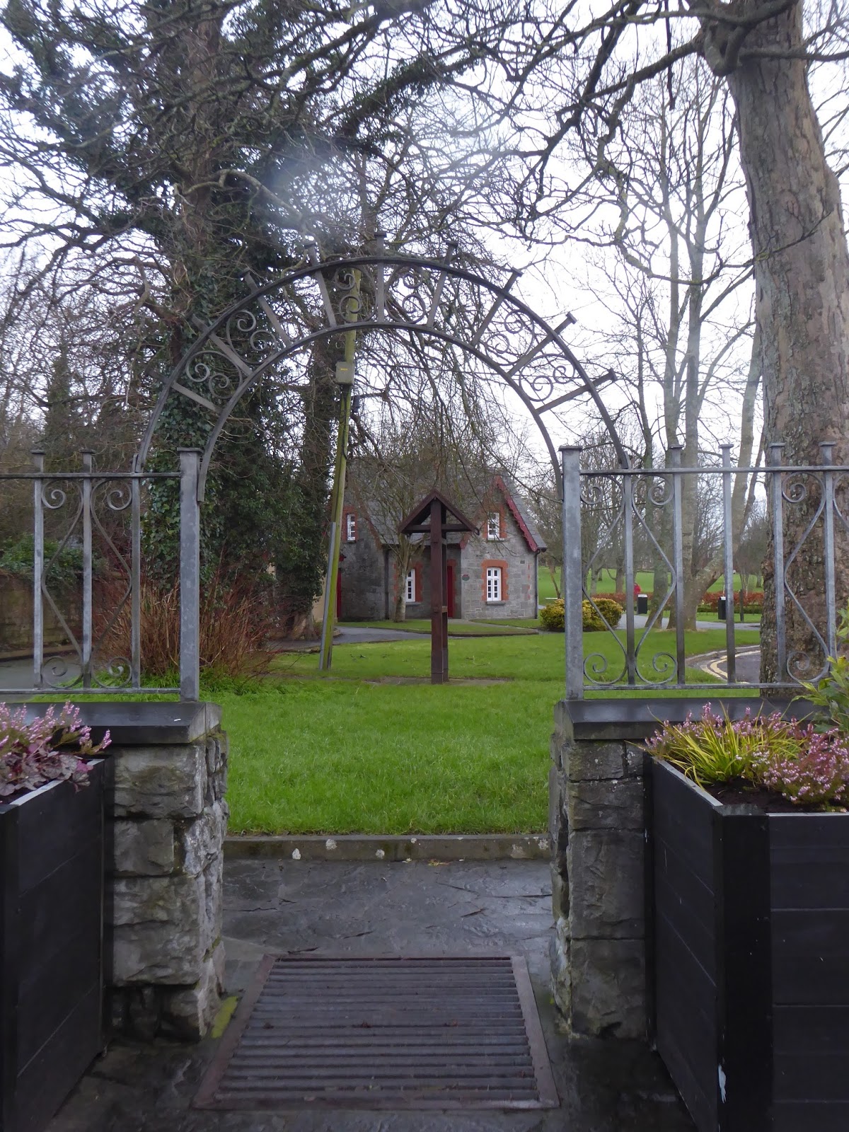 Listowel Connection: Listowel Town Park, A Listowel chaplain in WW2 and ...