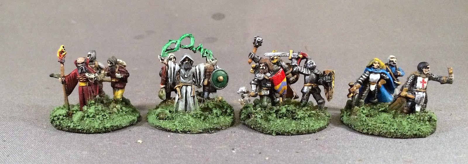 Bob's Miniature Wargaming Blog: Character bases for Dragon Rampant