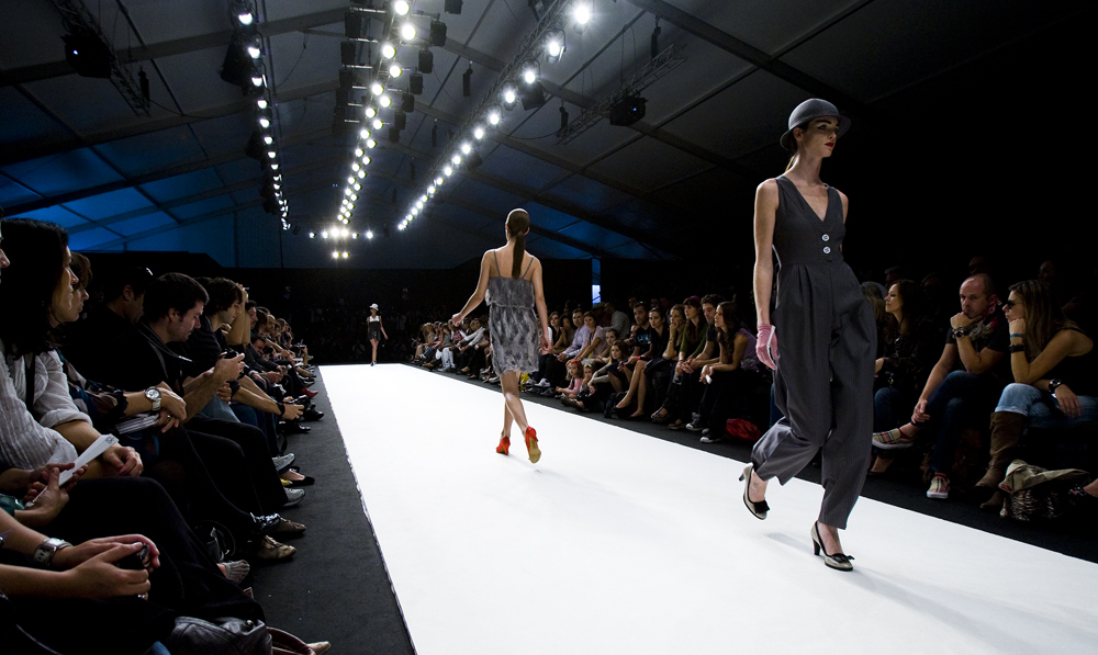 Oops! Biggest Catwalk Fails | Caviar Status' Blog