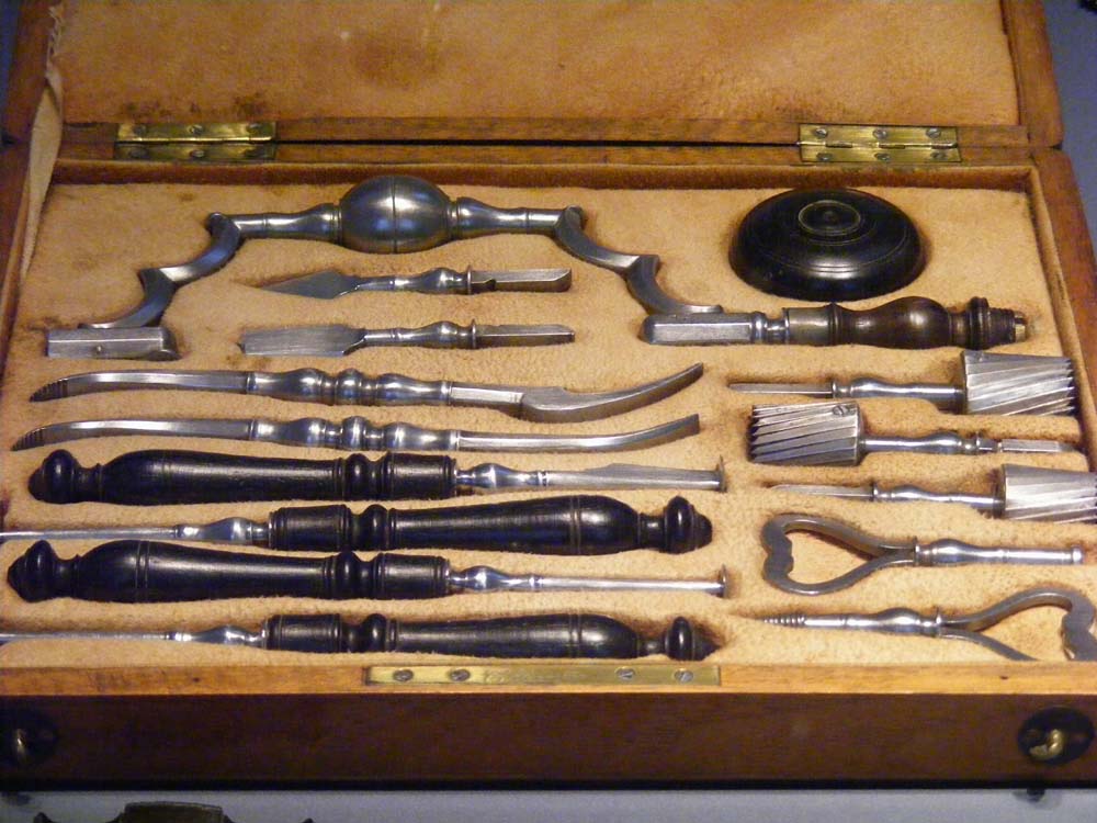 Days on the Claise: Surgical Instruments
