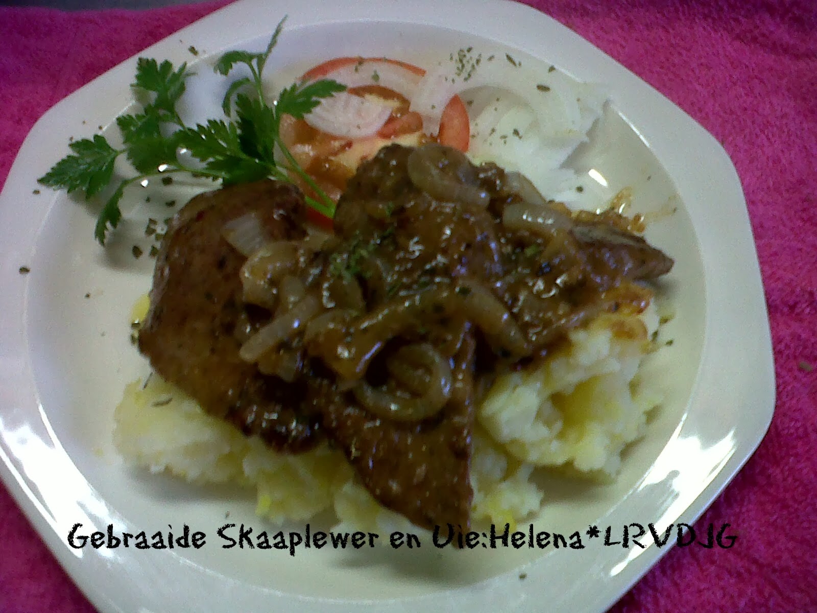 LEKKER RESEPTE VIR DIE JONGERGESLAG: GEBRAAIDE SKAAPLEWER MET UIE