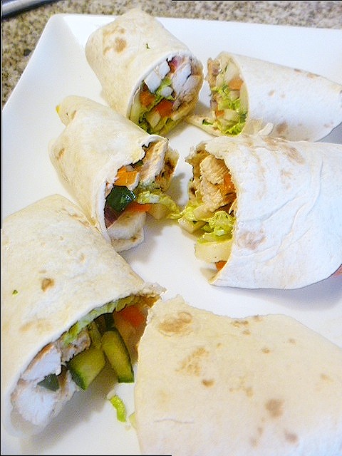 Slice of Southern: Picnic in the Park: Mediterranean Chicken Wraps