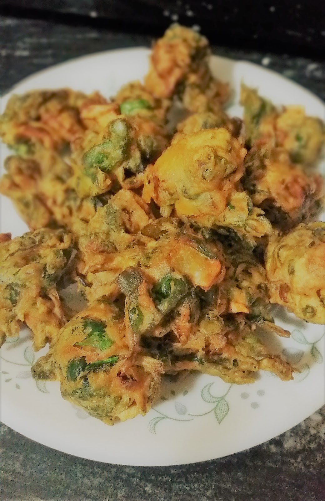 Desicurryworld: Palak pakora | Spinach fritters | Palak bhajia