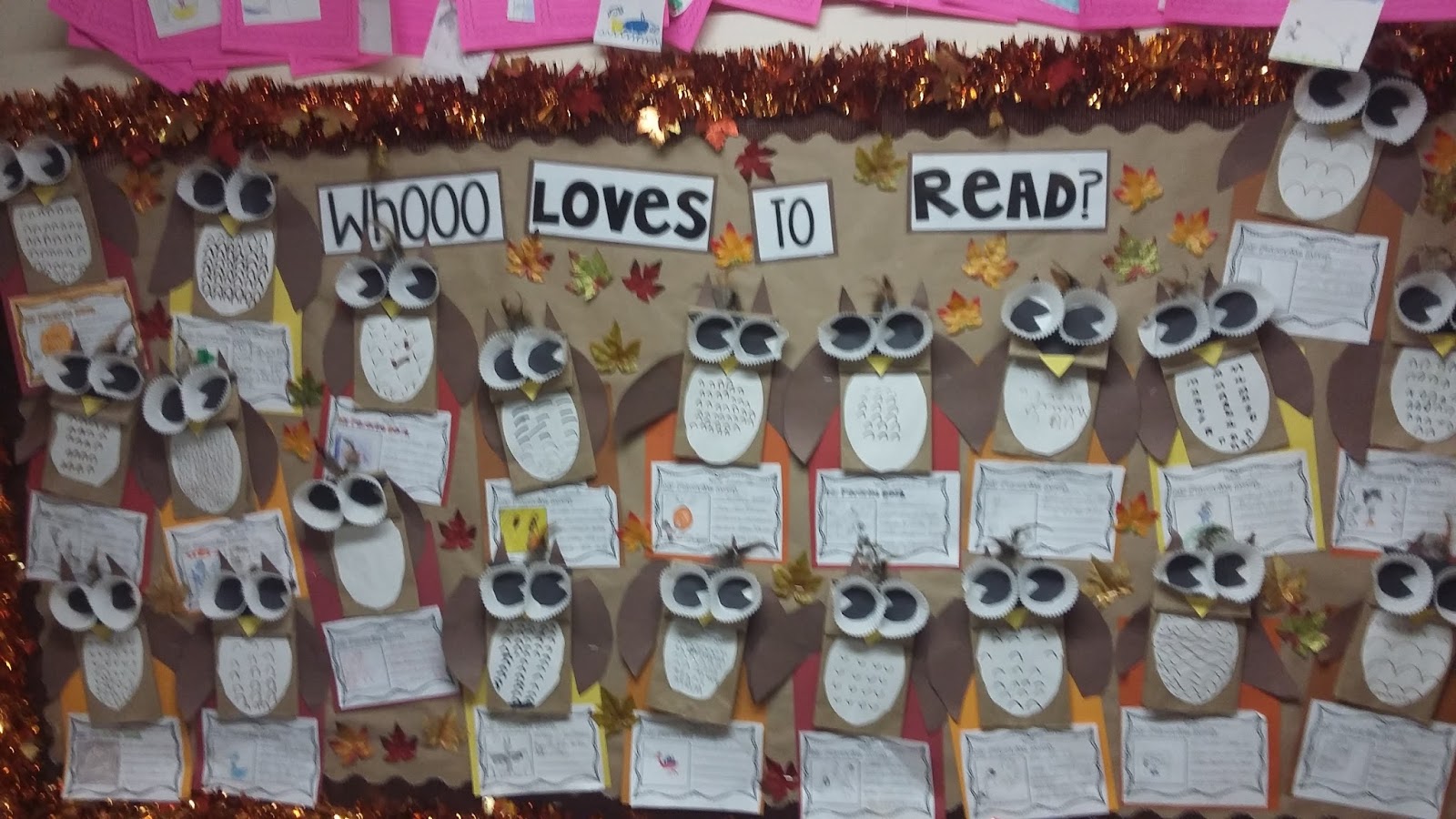 The Sunny Side: WHOOO loves to read? Another seasonal bulletin board craft!