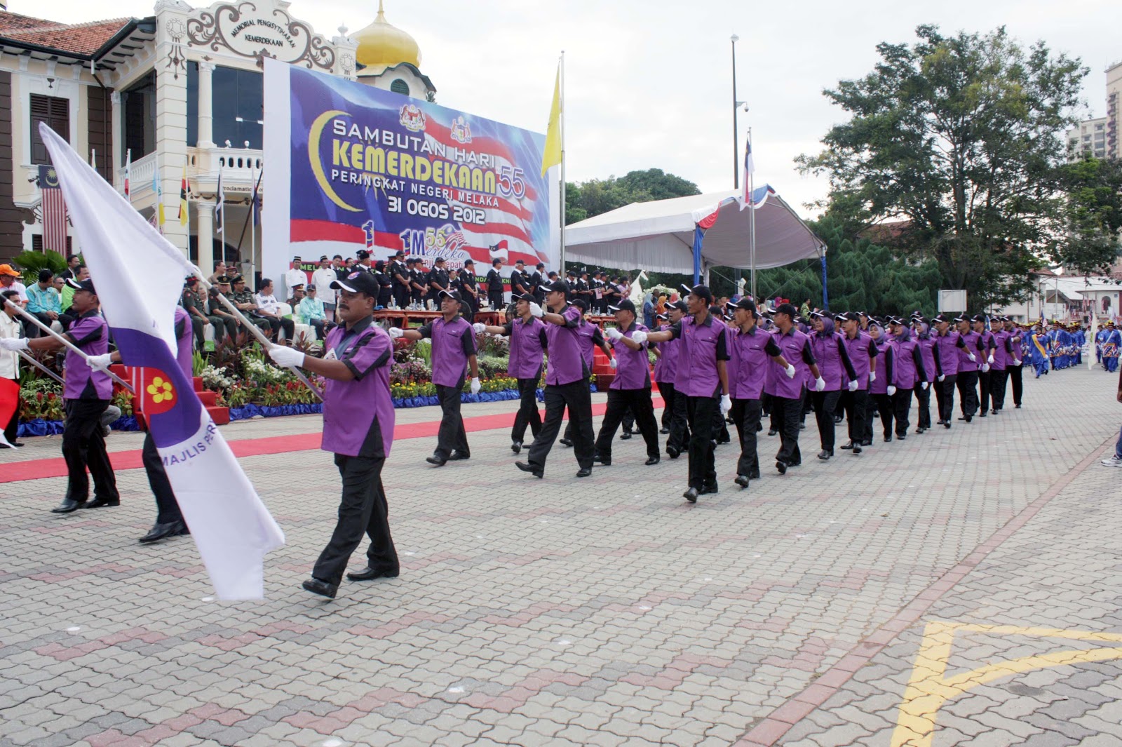 Pertandingan Perbarisan & Perarakan Sambutan Hari Kemerdekaan ke-55 ...