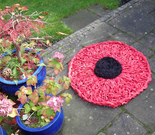 Hippystitch: Putting Poppies in the Park Together