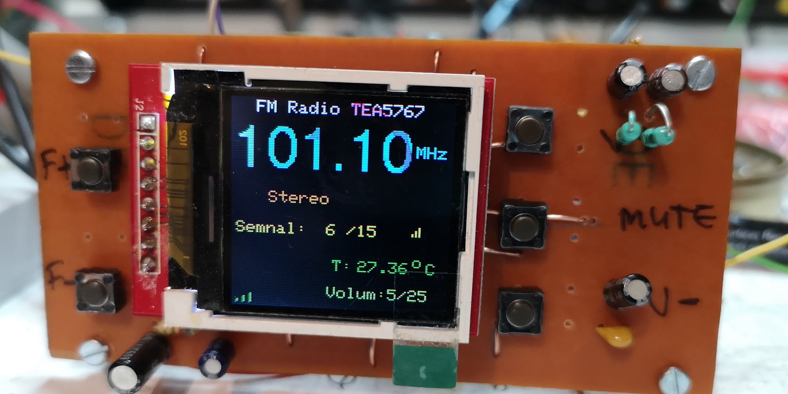 Vlad Gheorghe: Radio cu TEA5767 cu afisare pe TFT 1,44" si reglaj de volum