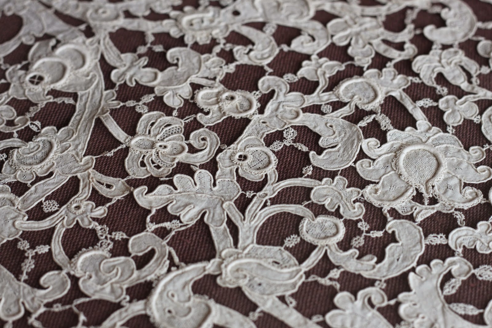 TrinKnitty: Venetian Island of Burano - Lace, lace, lace.