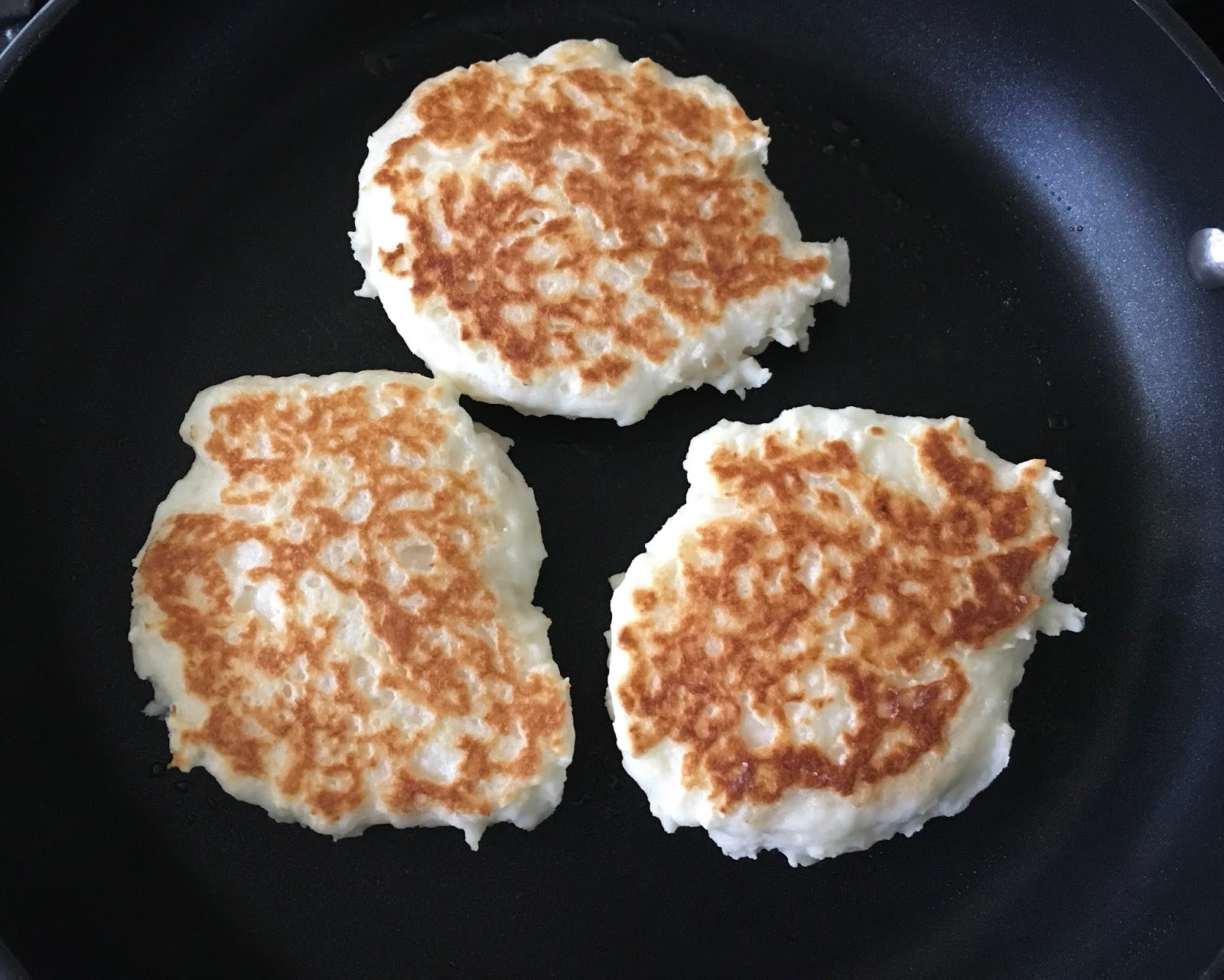 Alexis's Gluten Free Adventures: Biscuit Pancakes