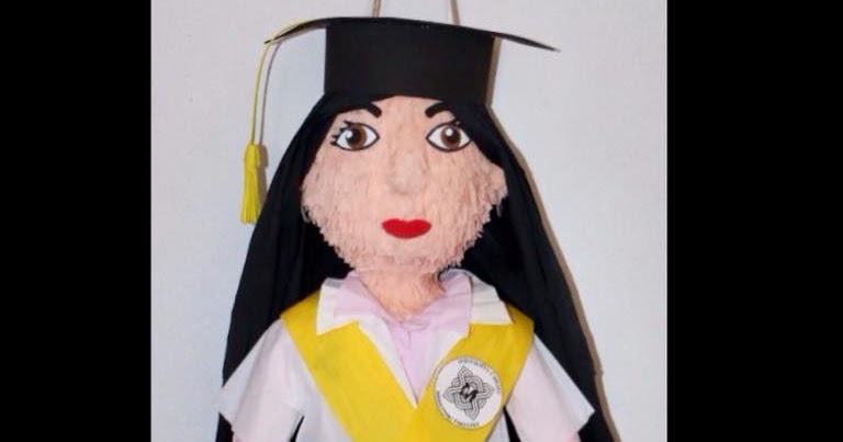 Piñatas Las Palmas: Piñata de Graduación de Doctora