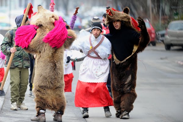 CRISTIAN NISTOR: DANSUL URSULUI