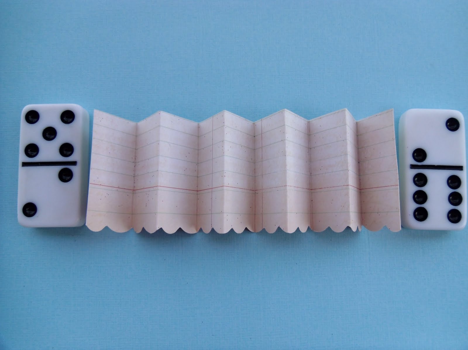 Paper Pieces of Me: Domino Mini Book Tutorial Part 1