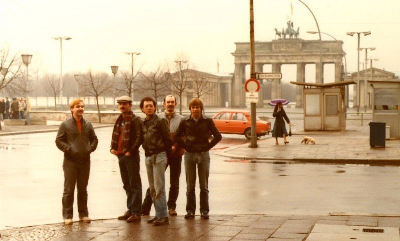 53 Fantastic Photos Capture Street Scenes of Berlin in the Early 1980s ...