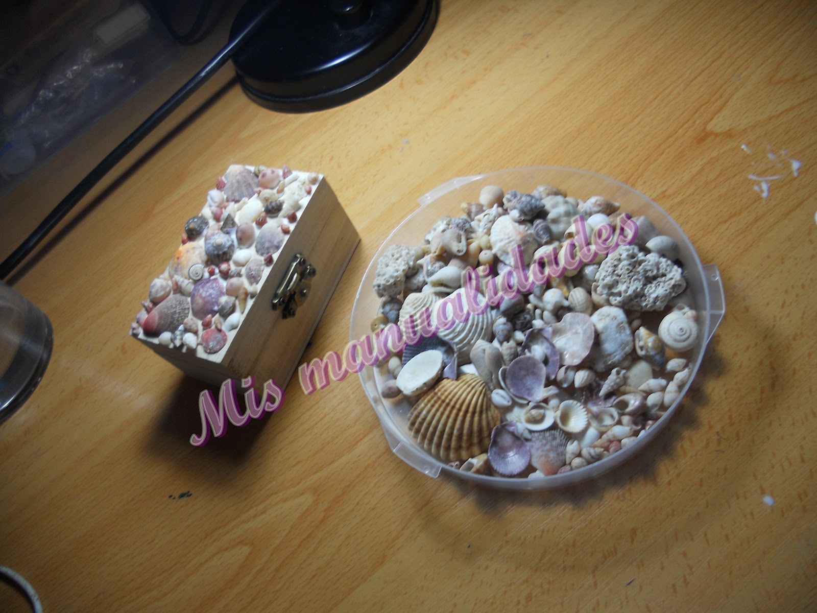 Mis Manualidades: Cajita decorada con conchas