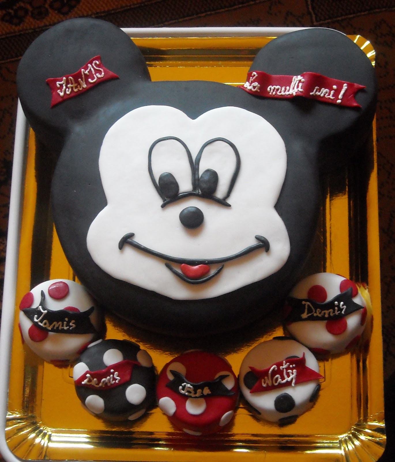 Ceva dulce...: Tort Mickey Mouse si mini-tortulete pentru Ianis