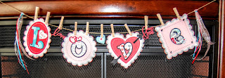 MyNeed2Craft by Terri Deavers: Valentines banner...