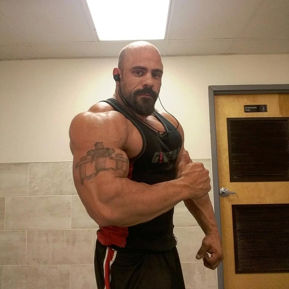 Muscle Lover: American bodybuilder Justin Metrando