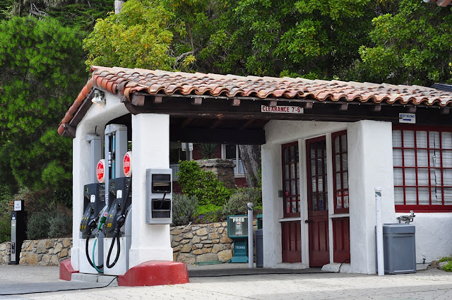 SIMPLE N SIMPLE: Carmel Highlands Station & General Store