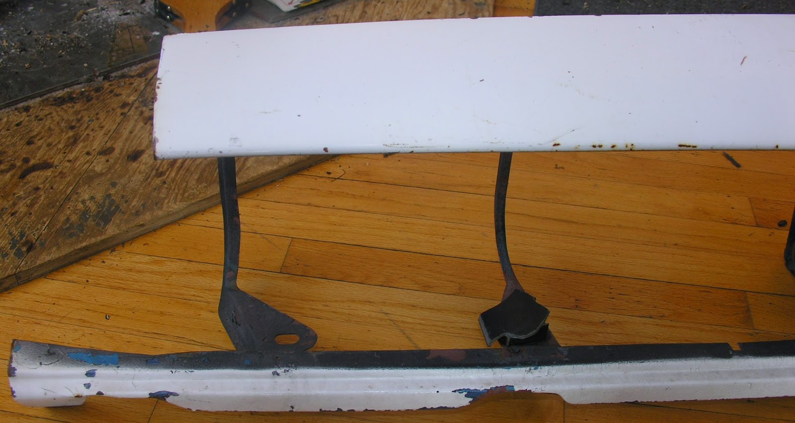 Krisiesmopes Mopar Stuff: 70 'Cuda Front Header Panel