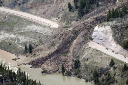 World’s Biggest and Largest Landslides ~ WORLD AMAZING