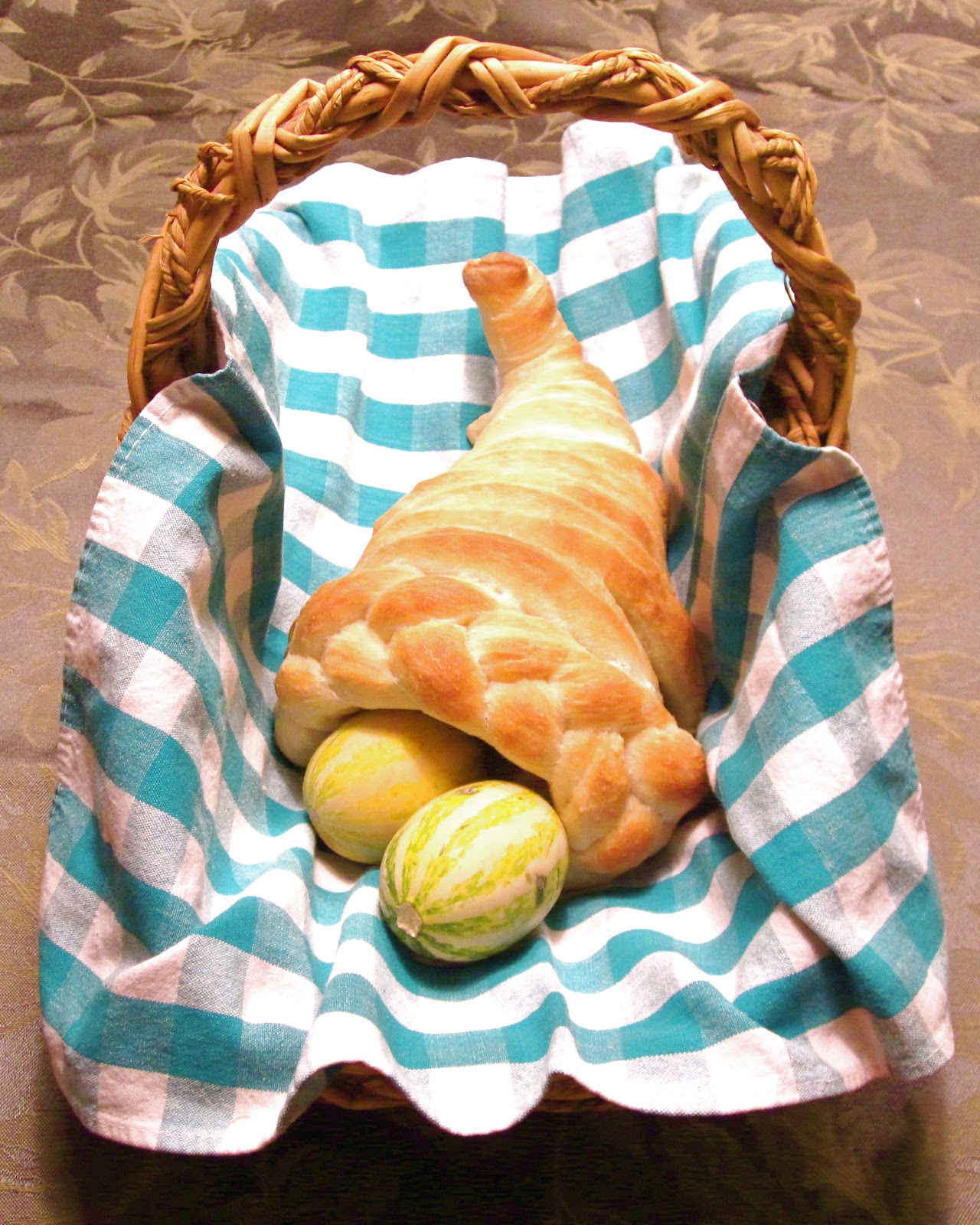 Bread Cornucopia Edible Centerpiece - The Lindsay Ann