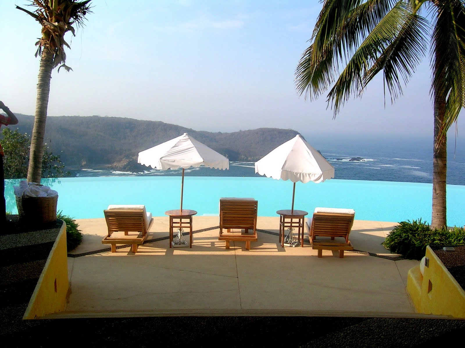 Date Night: Inexpensive Date Night Ideas: The Pool Hang / Homemade Hot Tub