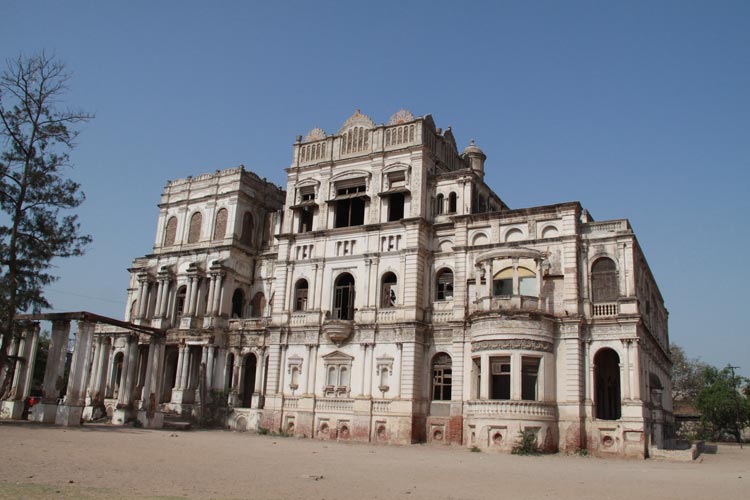 Gujarat Ghumo: Palaces-vadodara