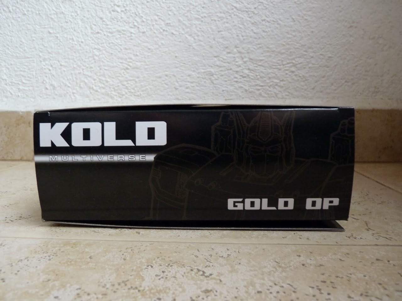 Underneath The Radar: Fast Forward: ¡3,300! KOLD Multiverse Gold OP LE-01