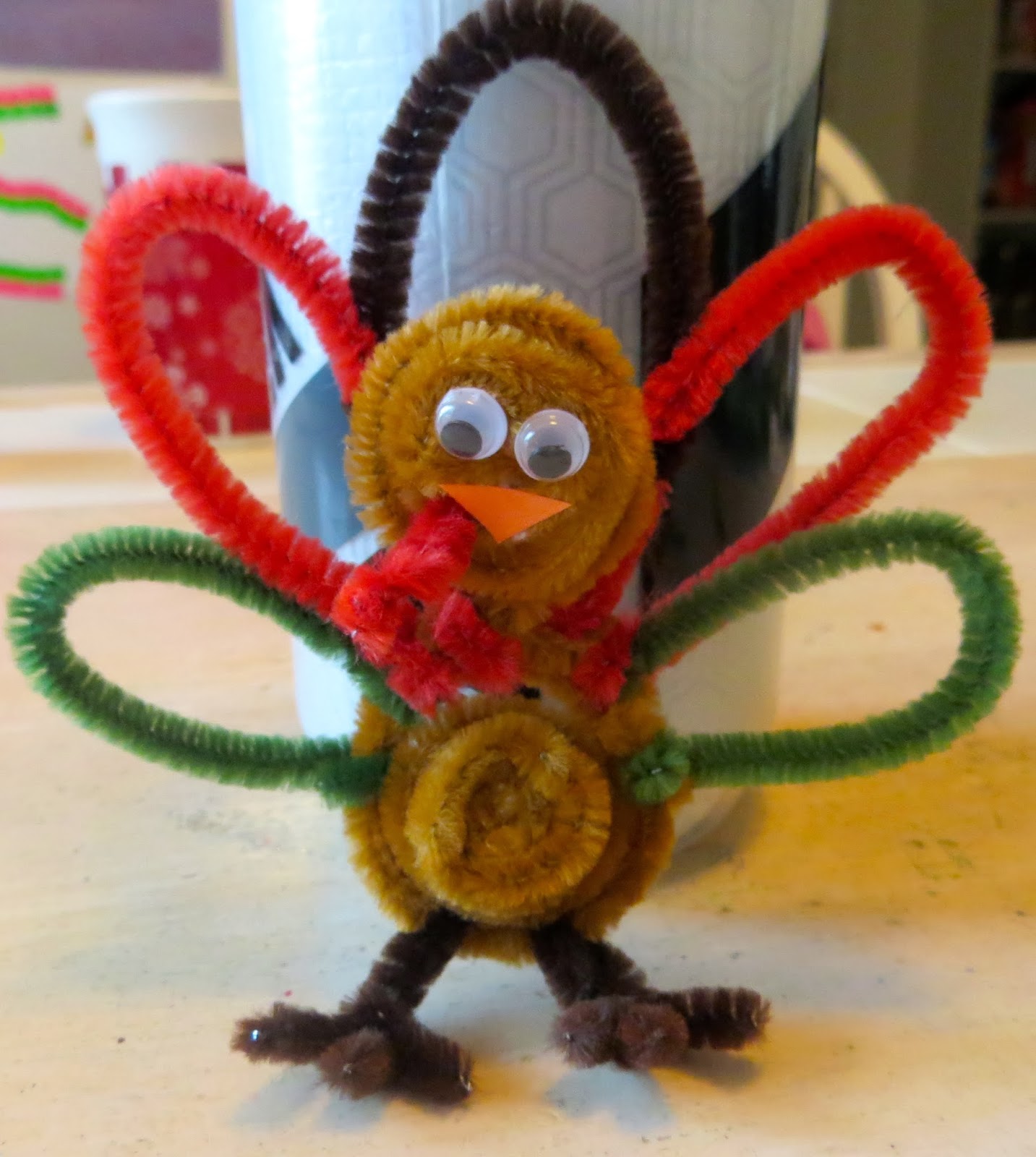 Funky Polkadot Giraffe: 25+ {SUPER CUTE} Turkey Crafts for Kids