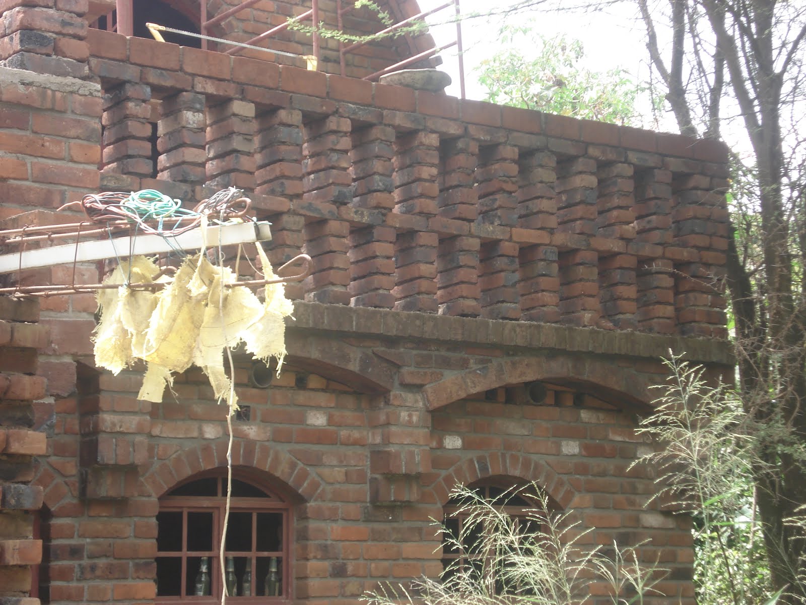 Alternative Building Construction : Brick Railings?