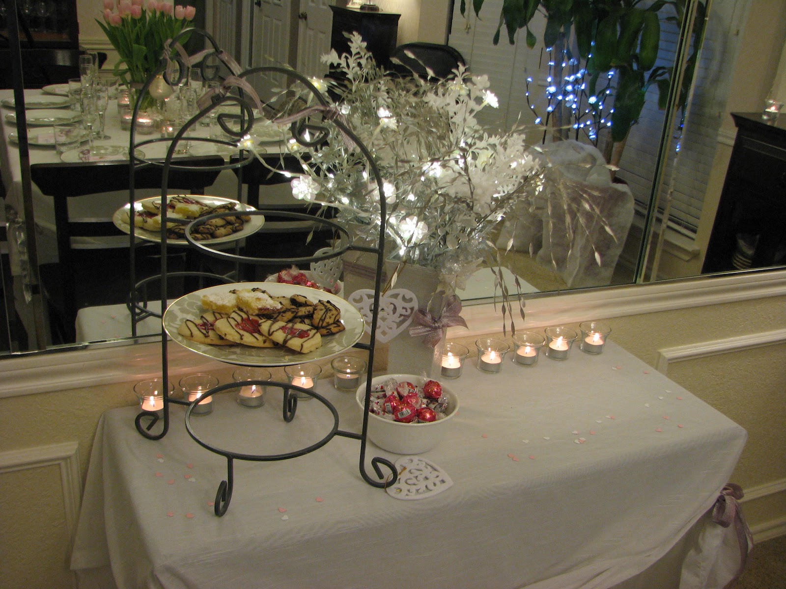 WhatNowTablescapes: Romantic Buffet