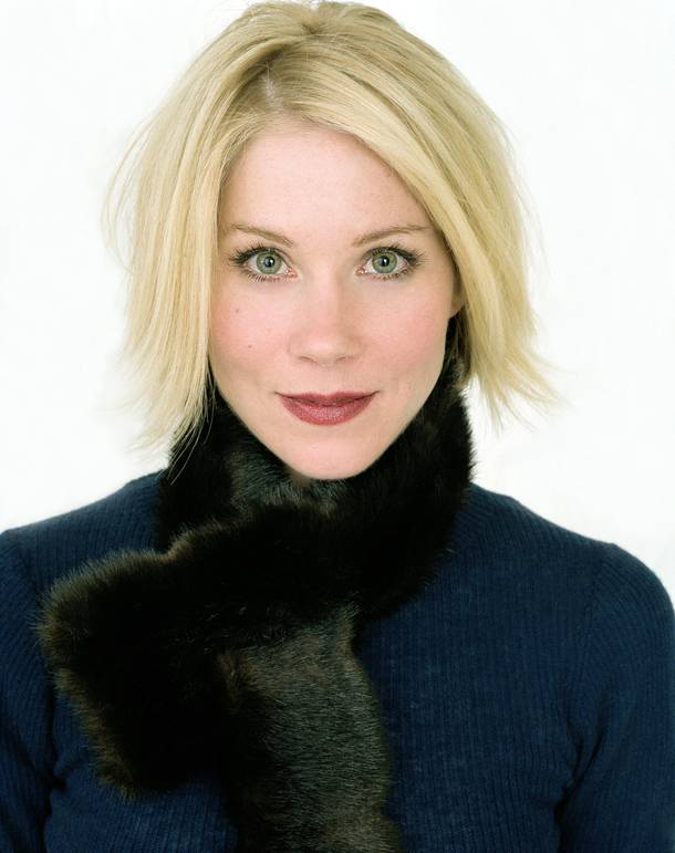 Christina Applegate Hairstyle Trends: Christina Applegate Biography
