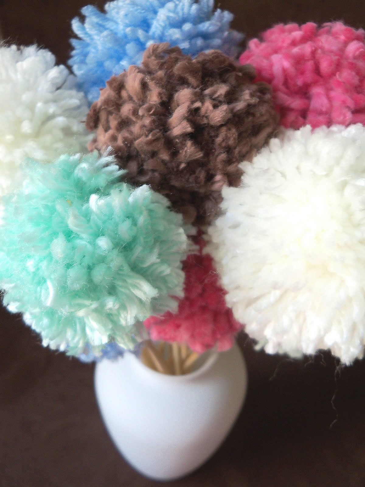 little bits: Yarn Puffs & Cute Stuffed Animals!