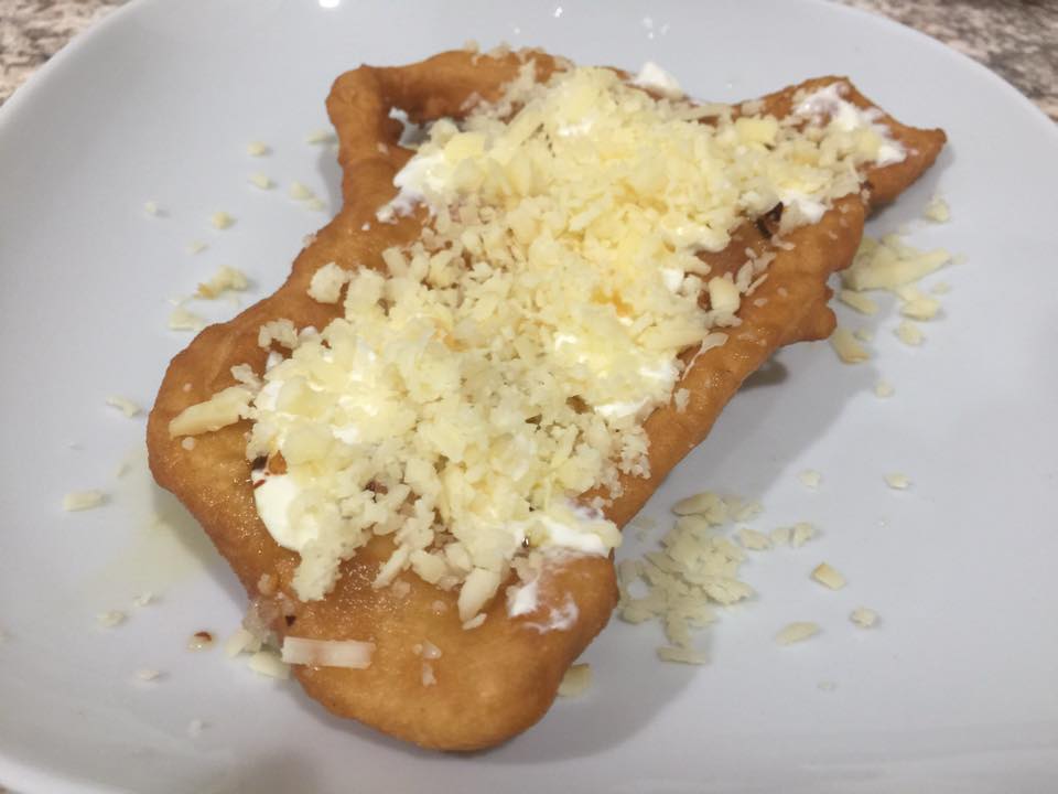 cooking like mama with Simone : Hungarian Langosch