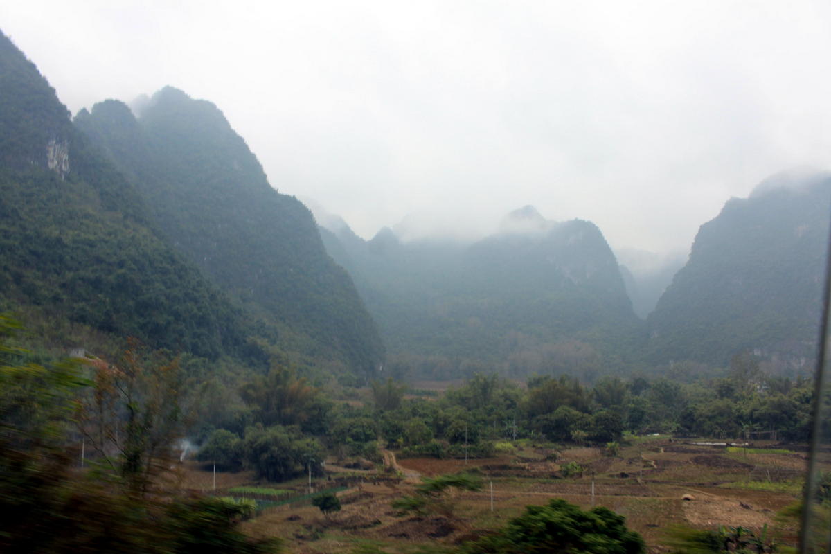 China Says Hi: Traveling in China - Day 8 - Longzhou (龙州)