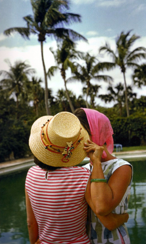 Oh So Lovely Vintage: Poolside beauties.