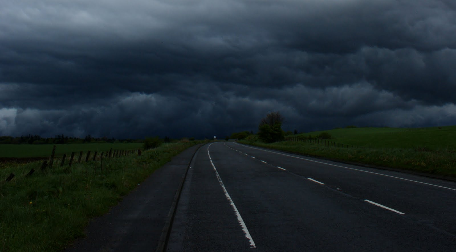 Tour Scotland: Tour Scotland Photographs Rain Clouds 8th May