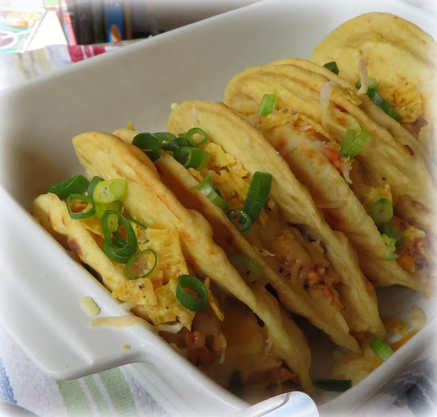 Chipotle Lime Chicken Flatbread Tacos | The English Kitchen