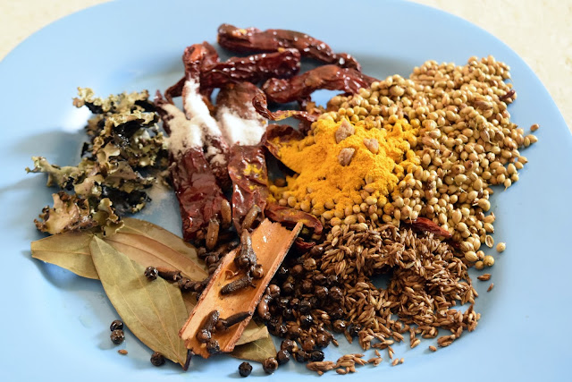 Poorni's Cookbook: Goda Masala ~~ Maharashtrian recipes