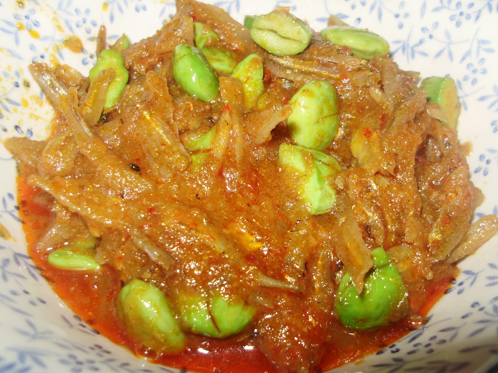 Neeja Shamiza: Roti Boom Berlaukkan Sambal Bilis Petai
