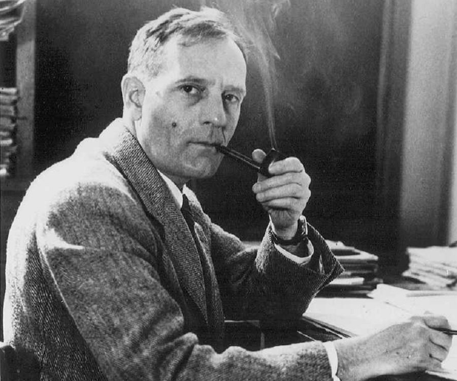 BIOGRAFI EDWIN POWELL HUBBLE - GURUMATIK SMA