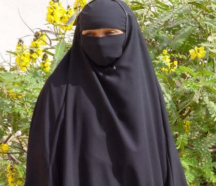 Black Burqa Styles 2012 | Hijab Styles, Hijab Pictures, Abaya, Hijab ...