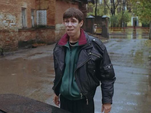 Cine Rusia: LA GALLINITA CIEGA (Жмурки)